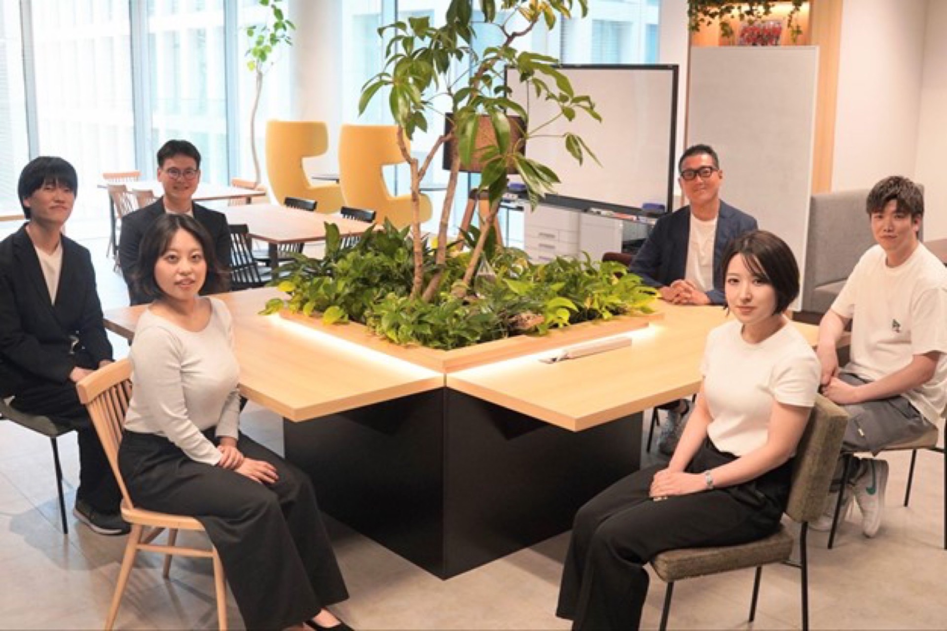 社会人としての心構えと思考・技術を学べる新人研修を振り返る。入社3か月目座談会